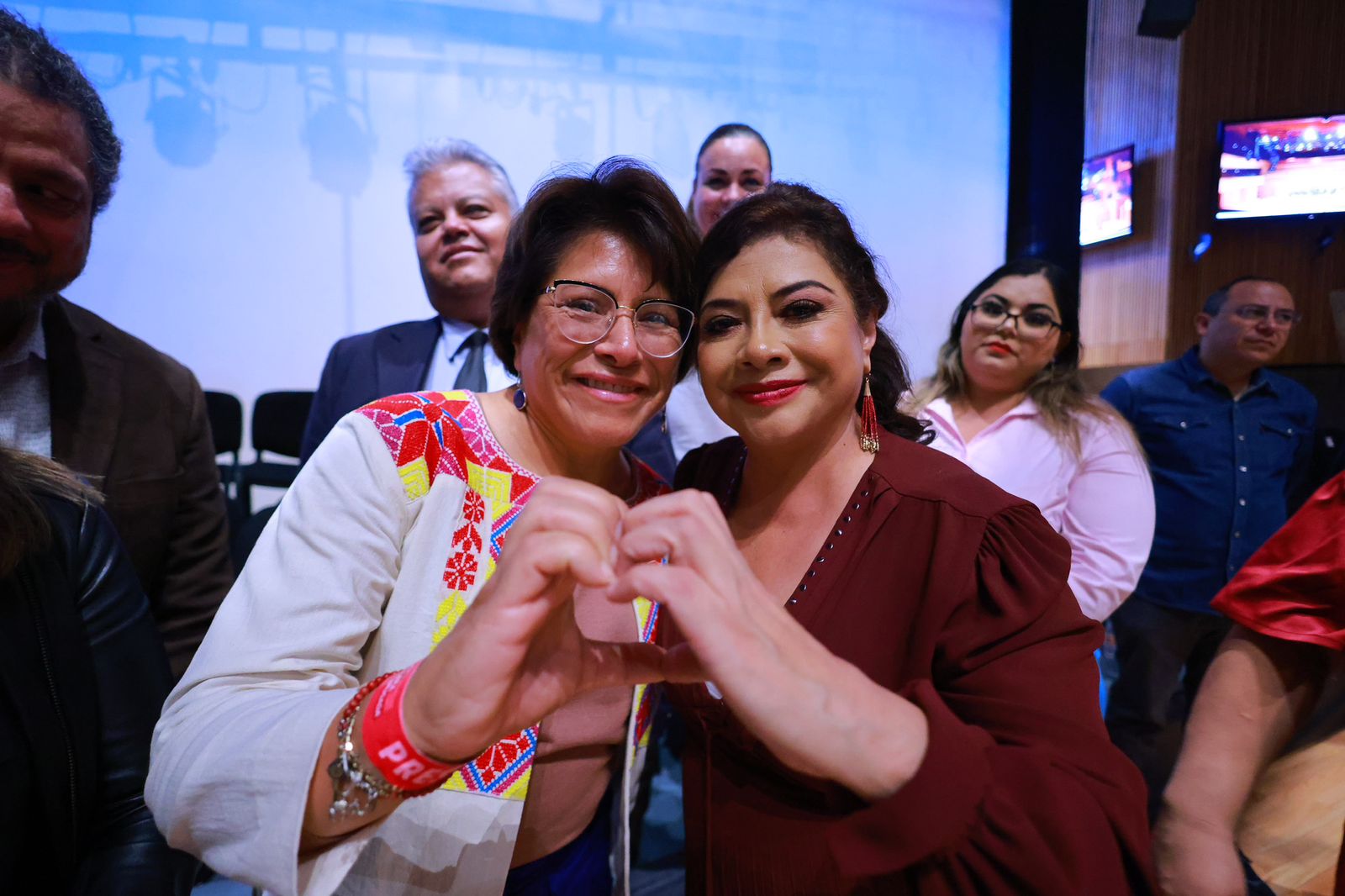 Martha Ávila lanza mensaje a su militancia.